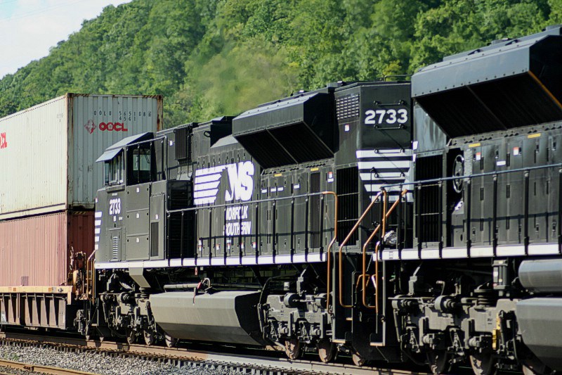 NS 2733
